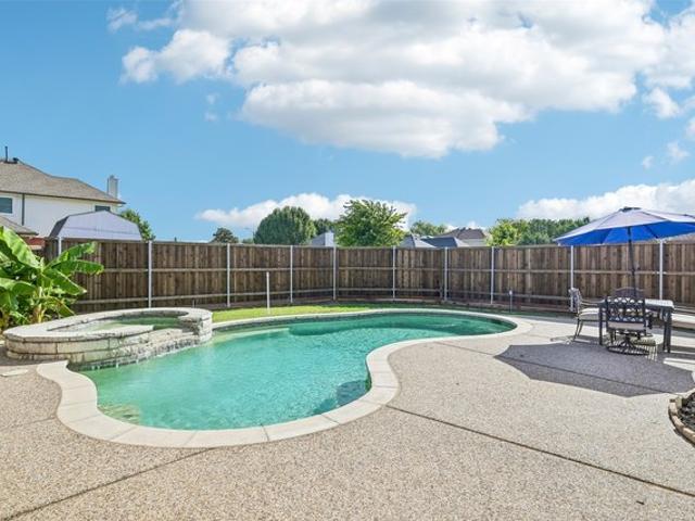 3901 Rolling Hills Dr, Plano, TX 75025