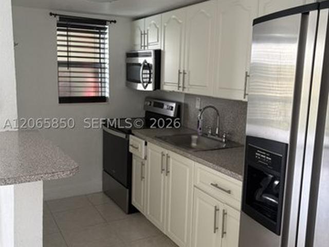 3901 SW 112th Ave Apt 40, Miami, FL 33165