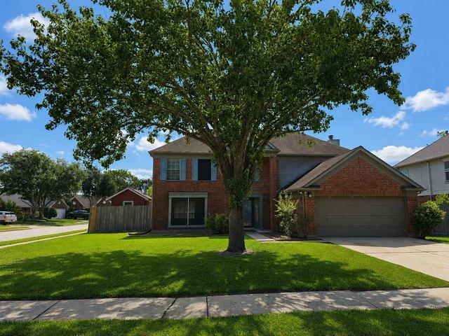 3901 Spring Garden Dr, Pearland, TX 77584