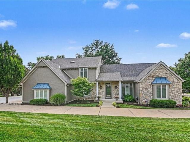 3901 W 121st Ter, Leawood, KS 66209