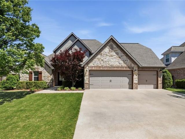 3901 W Lexington Dr, Rogers, AR 72758