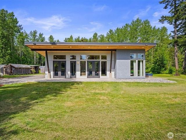 3902 Bay Rd, Ferndale, WA 98248