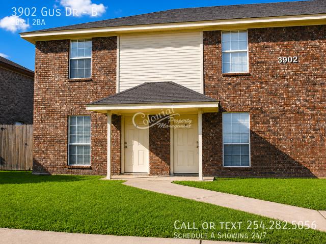 3902 Gus Dr, 2 beds, 1 full and 1 half bath
