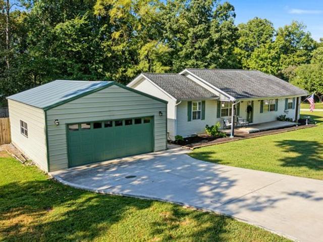 3902 Gamble Ln, Maryville, TN 37804