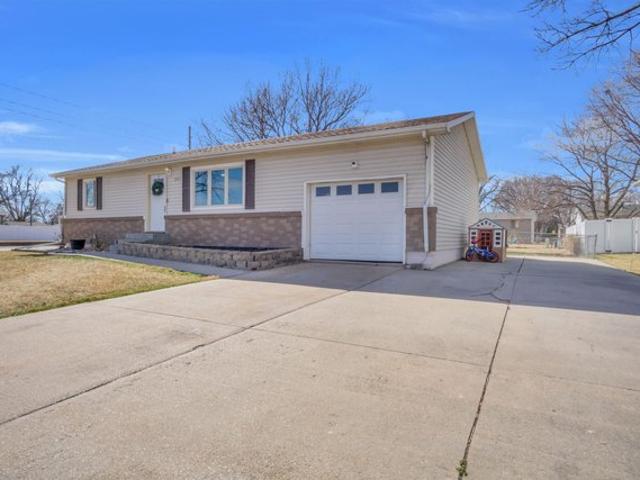 3902 L Ave, Kearney, NE 68847