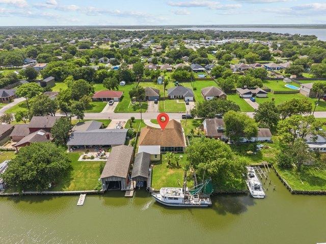 3902 18th St N, Texas City, TX 77590
