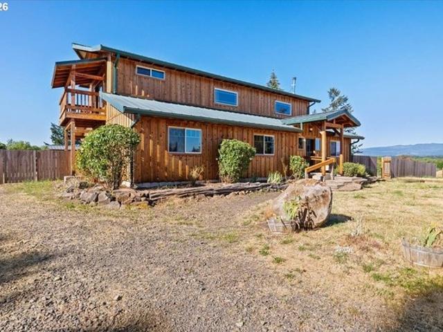 39038 Griggs Dr, Lebanon, OR 97355