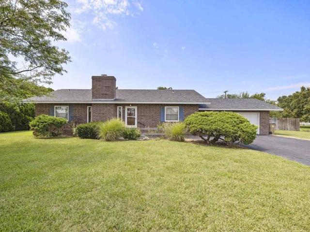 3903 N Monroe St, Hutchinson, KS 67502