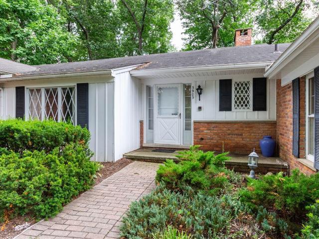 3903 Oakhills Drive