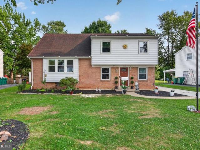 3903 Chestnut St, Camp Hill, PA 17011