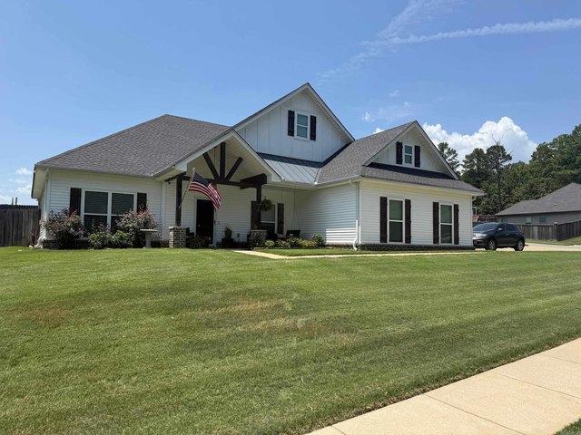 3903 Hampton Dr, Benton, AR 72019