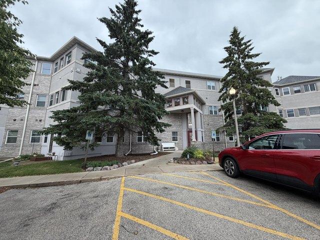3903 Heather Valley Rd Apt 208, Sheboygan, WI 53083