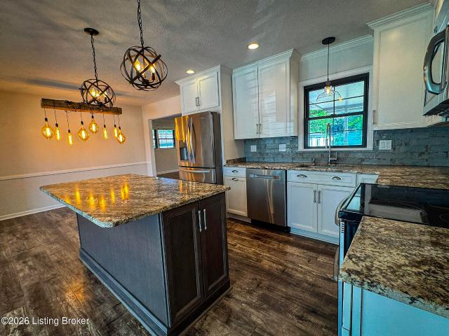3903 Iron Horse Way