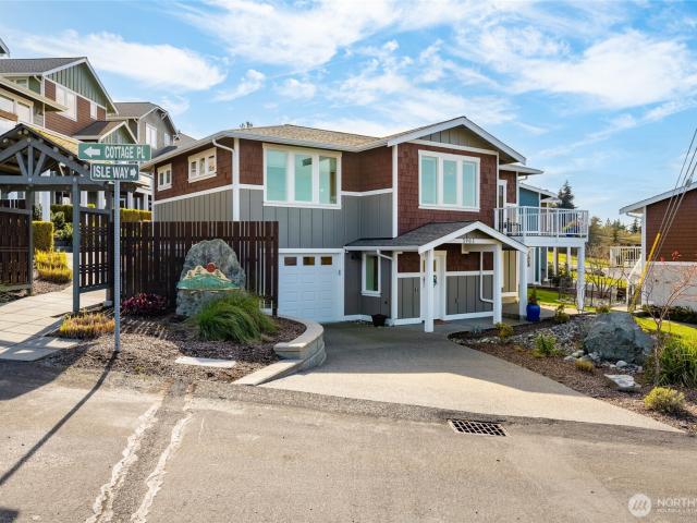 3903 Isle Way