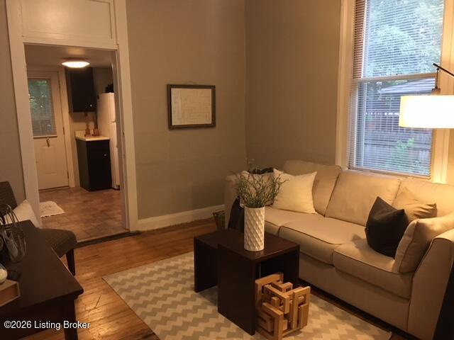 3903 Kennison Ave 2