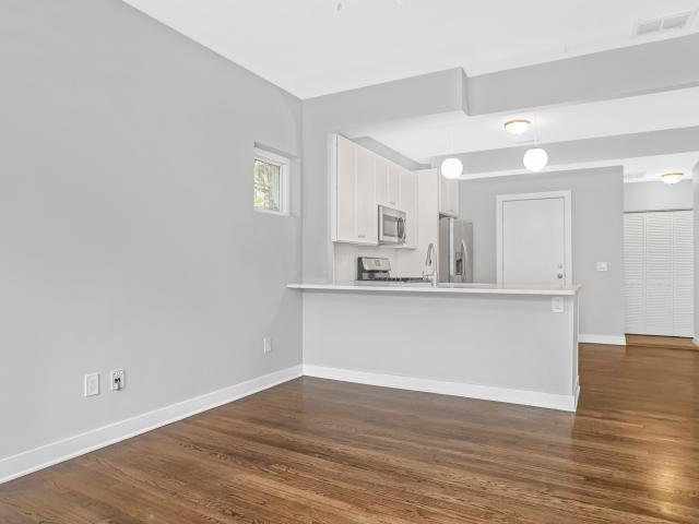 3903 W Shakespeare Avenue # 1E
