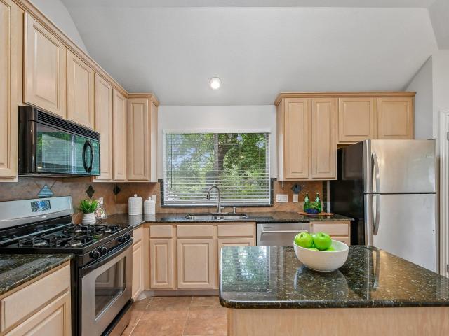 3903 Wharton Ct