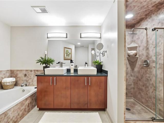 390 17th Street 5037