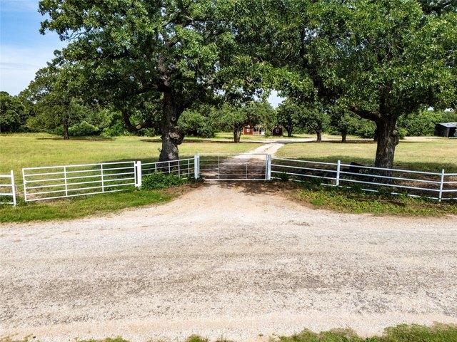 390 County Road 1475, Chico, TX 76431