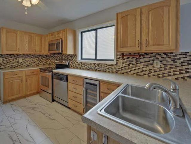 390 Colony Cove