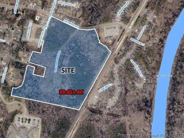 390 Cape Fear River Trl, Fayetteville, NC 28311