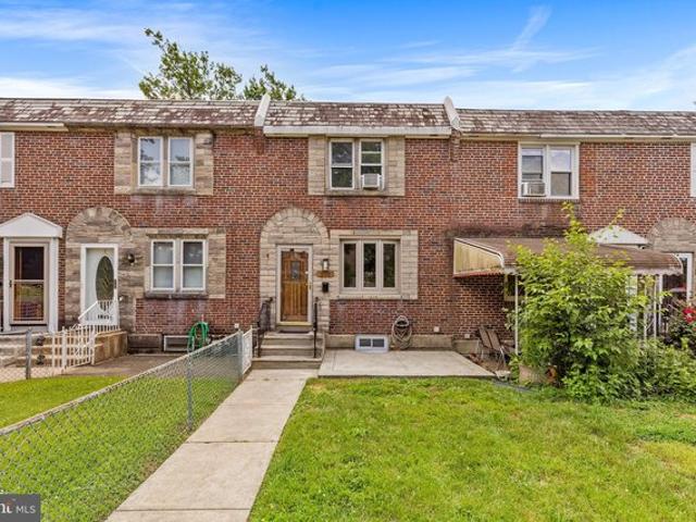 390 Glen Cove Rd, Collingdale, PA 19023