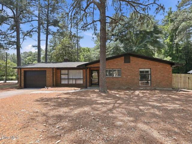 390 E Indiana Ave, Southern Pines, NC 28387