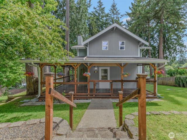 390 E Lakeshore Drive