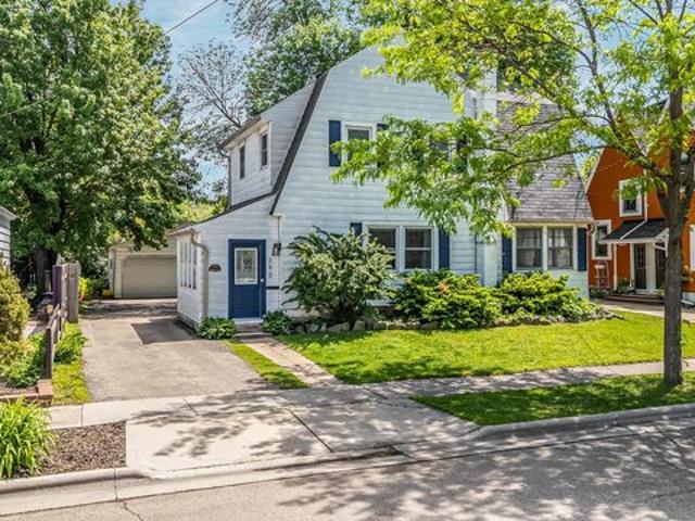 390 Elm St, Menasha, WI 54952