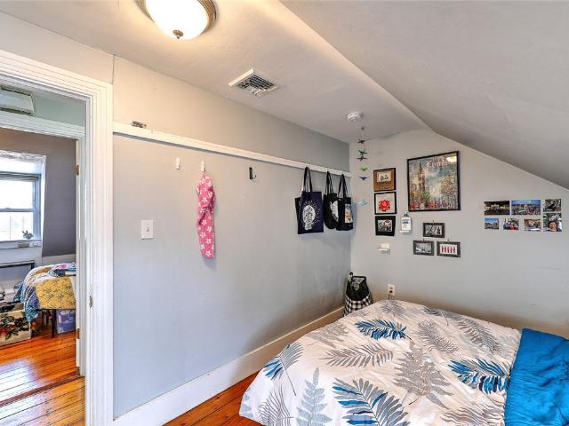 390 Hope Street 3