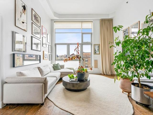 390 Lorimer St Apt 3C, Brooklyn, NY 11206