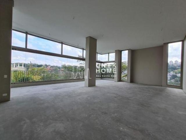 390 m² de Elegância e Exclusividade no Coração de Higienópolis