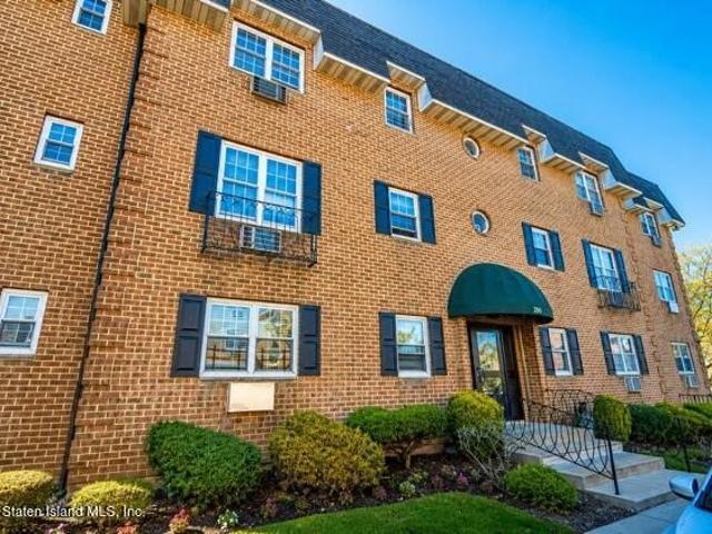 390 Maryland Ave Apt 2A, Staten Island, NY 10305