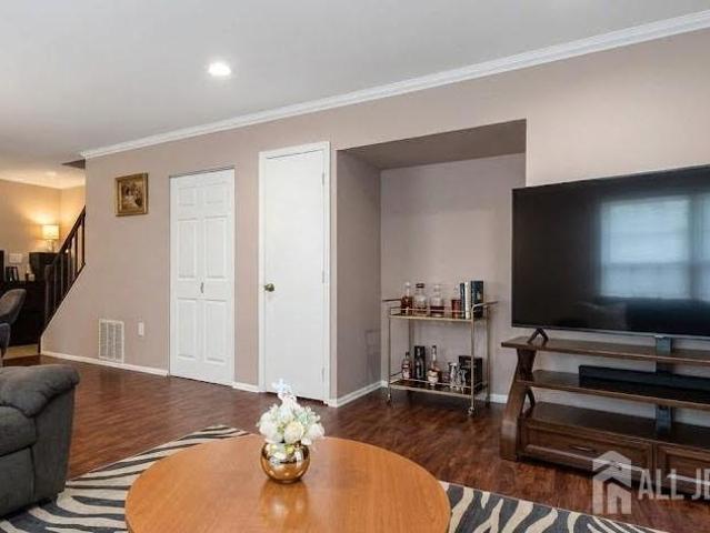 390 McDowell Dr