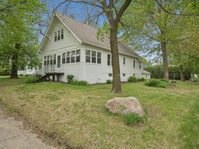 390 McGrann St, Green Isle, MN 55338