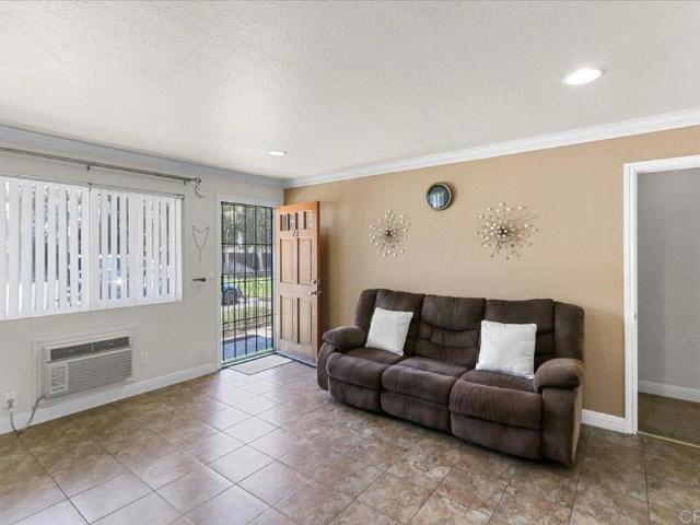 390 N 1st St 23
