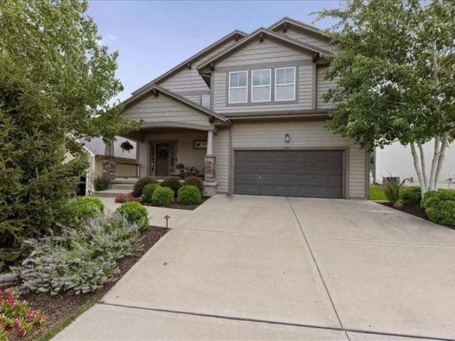 390 N Cedar Hills St, Olathe, KS 66061