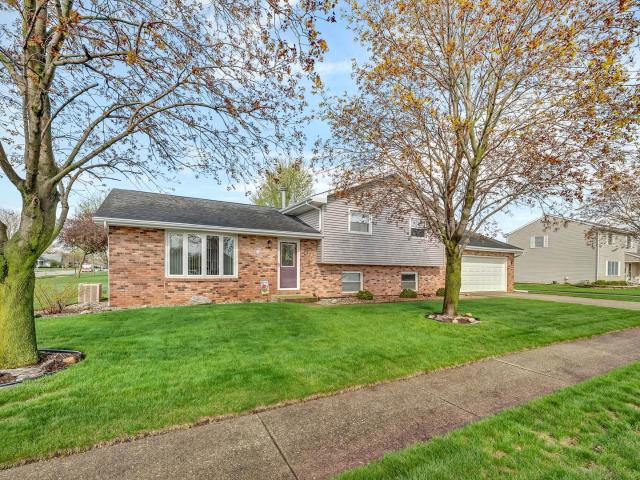 390 S Di Paolo Dr, Coal City, IL 60416 | MLS #12621 | Compass