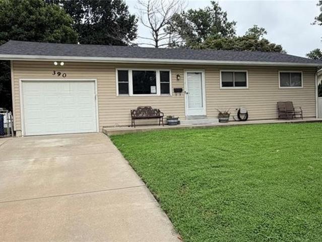 390 S Saint Charles St, Florissant, MO 63031