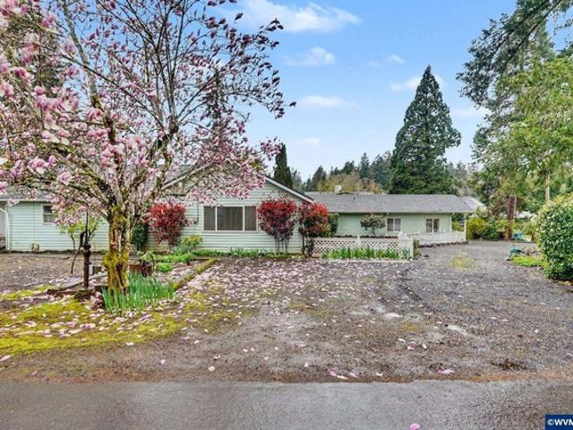 390 Salem Heights Ave S, Salem, OR 97302