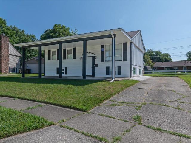 390 Sandy Lane