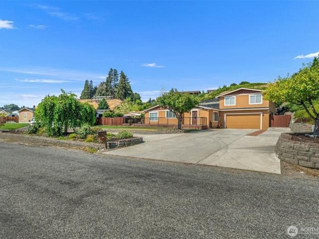 390 Sunnyslope Heights Rd, Wenatchee, WA 98801