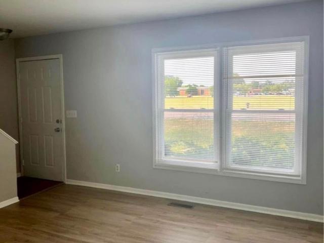 390 W Indian Trail