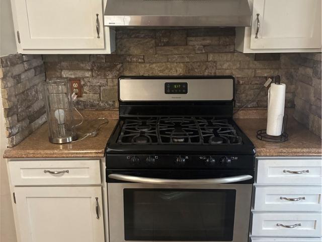 390 wilson street w