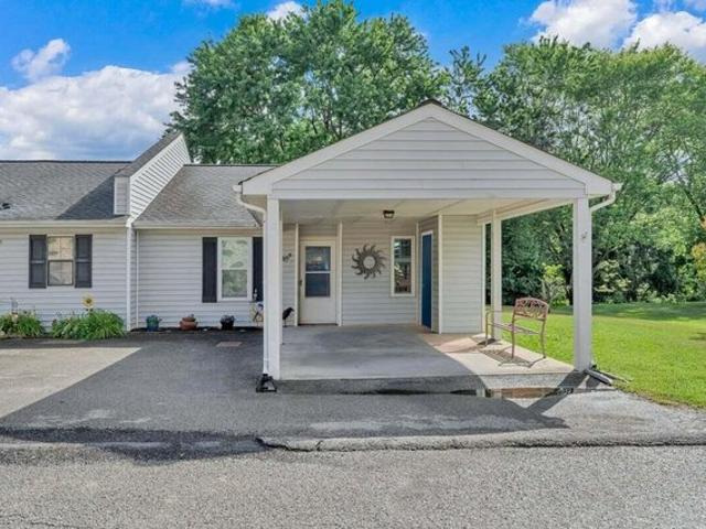 390 Tinkerview Dr, Cloverdale, VA 24077