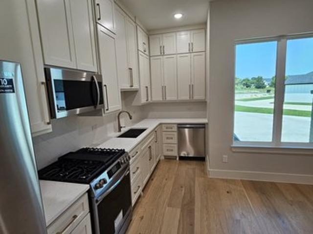 390B Michael Ln Unit B, Van Alstyne, TX 75495