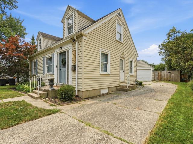 3914 Hiawatha Boulevard