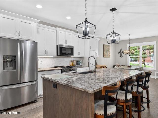 3914 Jefferson Park Pl