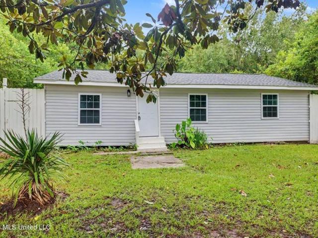 3914 Liverpool Ave, Moss Point, MS 39563