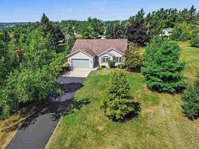 3914 Lorraine Dr, Petoskey, MI 49770